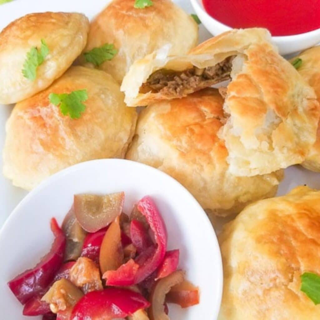 Pastelitos de Carne (Puff Pastry with Meat Filling) - Mexican ...